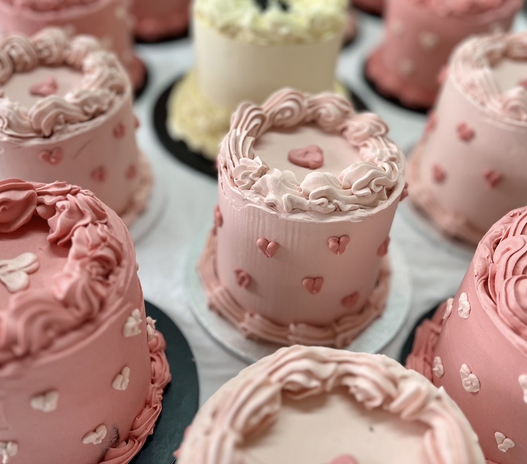 Mini Heart Themed Cake | The Unbaked Bakery